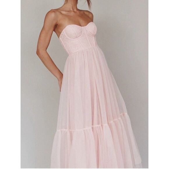 Selfie Leslie | Dresses | Selfie Leslie Lxxl Dress Tulle Corset Midi ...